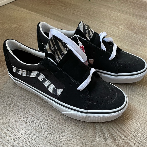 Vans | Shoes | Vans Sk8 Low Animal Side Stripe Zebra Black Z Vna5kxdcqt ...